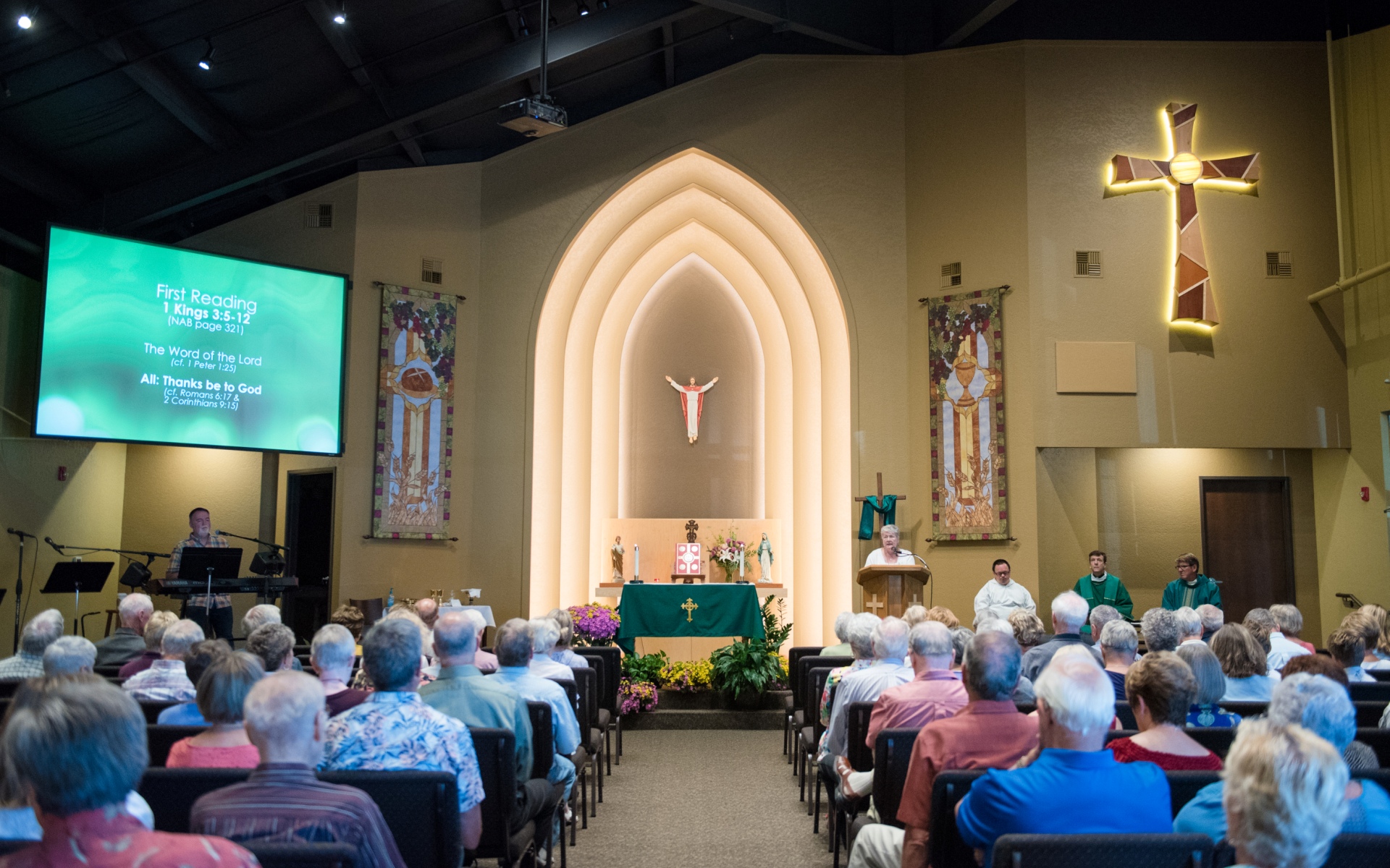 Photo Gallery - Holy Communion