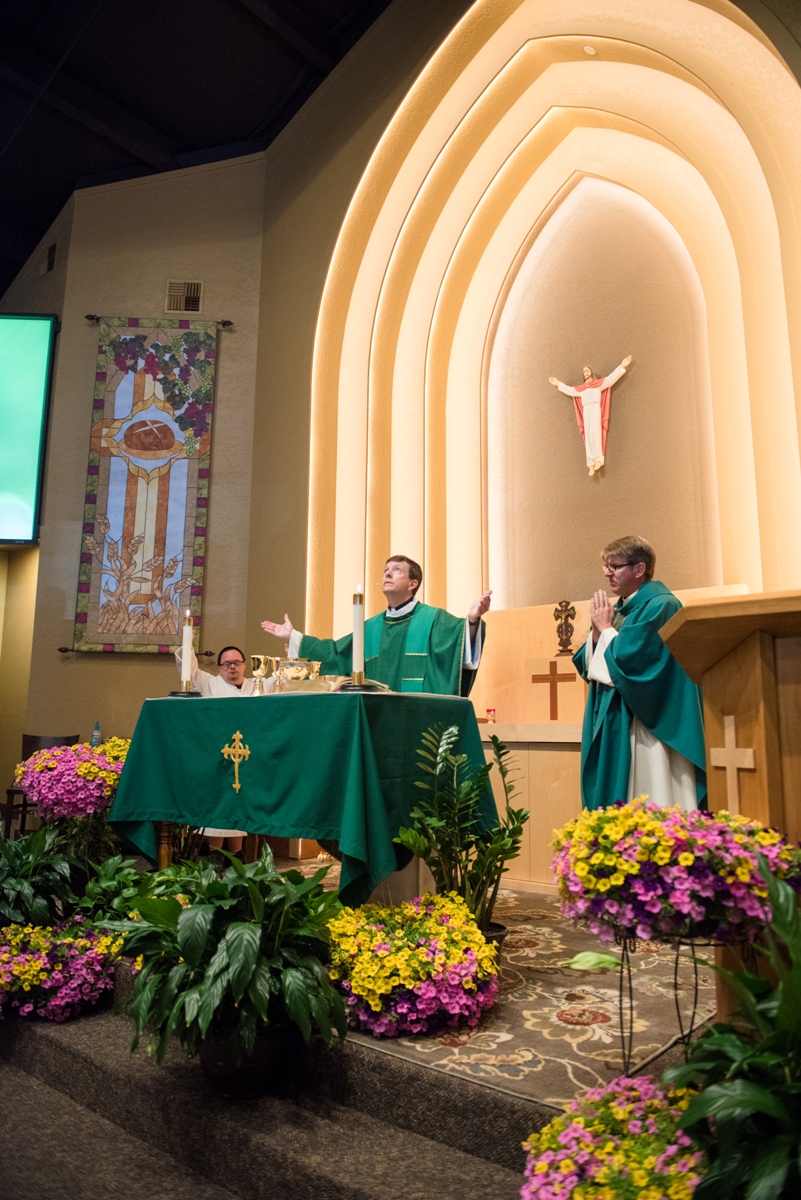 Photo Gallery - Holy Communion